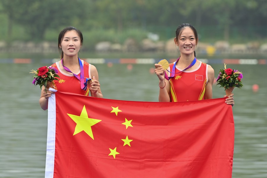 Feature: How two rural girls become Asian Games rowing champions-Xinhua