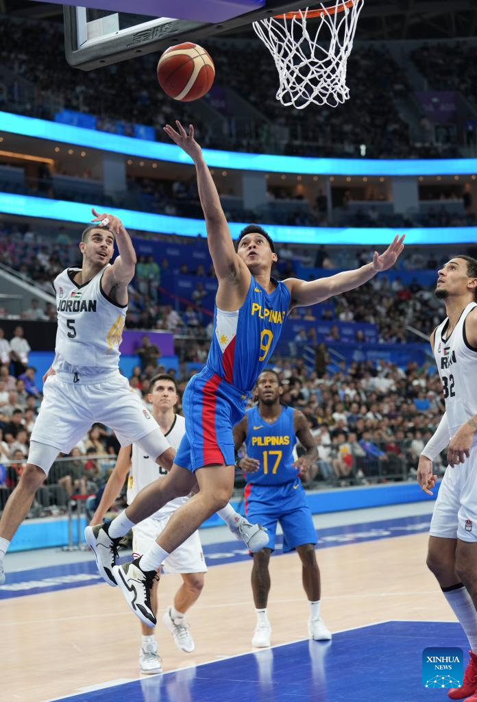 In pics: Men's Gold Medal Game of Basketball at 19th Asian Games-Xinhua