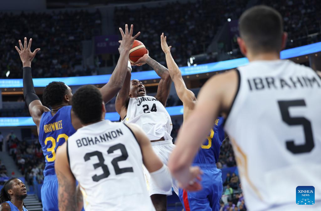 In pics: Men's Gold Medal Game of Basketball at 19th Asian Games-Xinhua