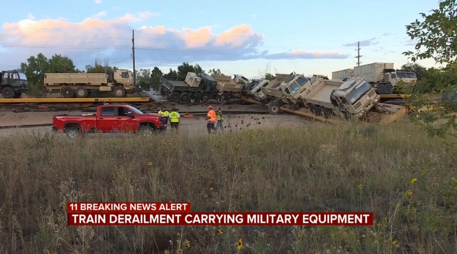 Train carrying military equipment derails in U.S. Colorado-Xinhua