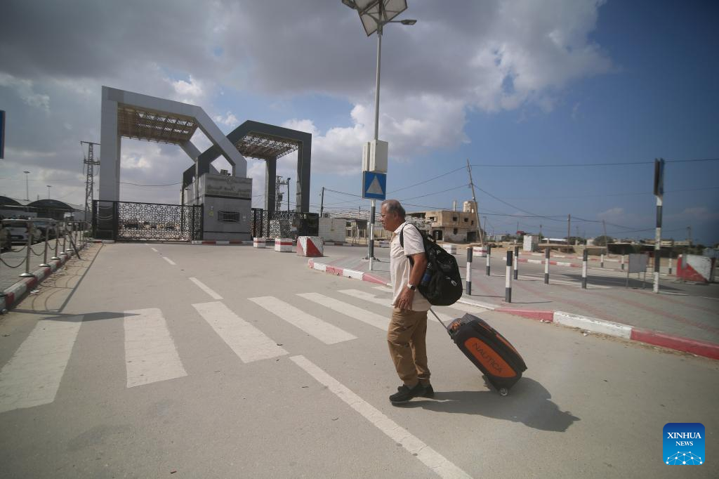 Foreigners stranded at Gaza-Egypt border amid escalating conflict-Xinhua