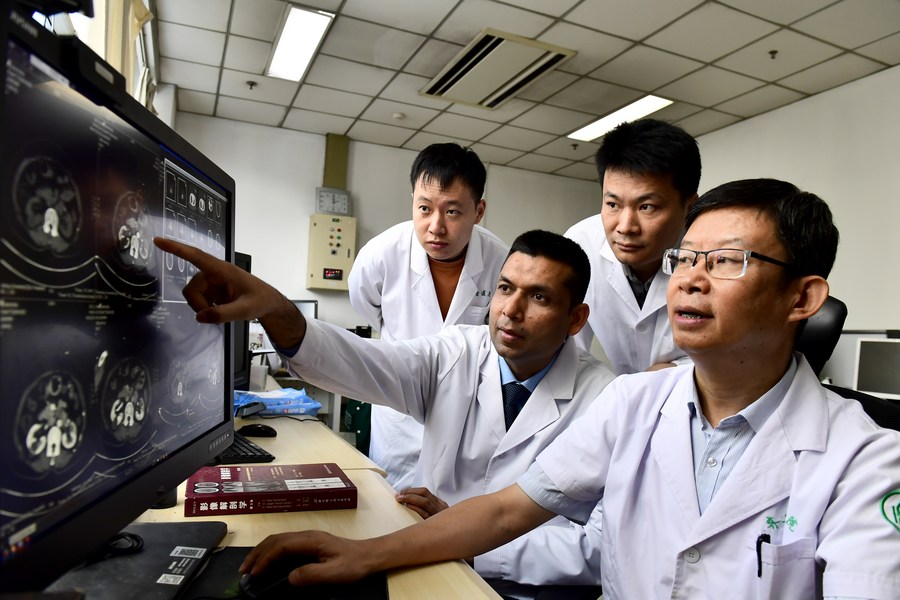 BRI Stories | A Pakistani constructor of China-Pakistan health corridor ...