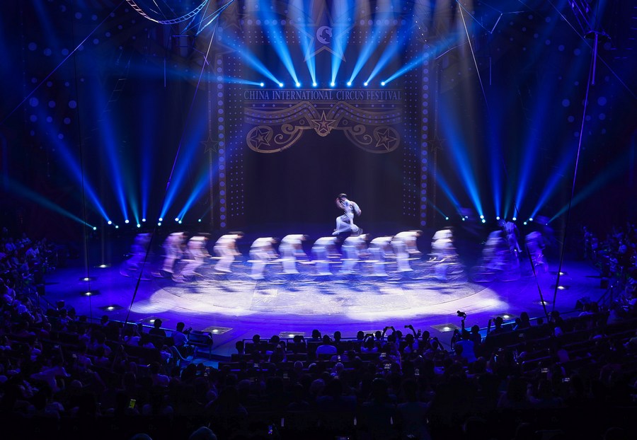 InPics: China int'l circus festival draws global performing talents -Xinhua