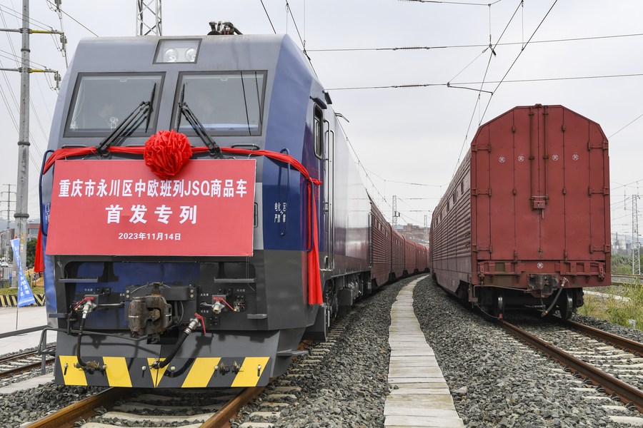 Economy&Life | First JSQ freight train from S China's Chongqing ...