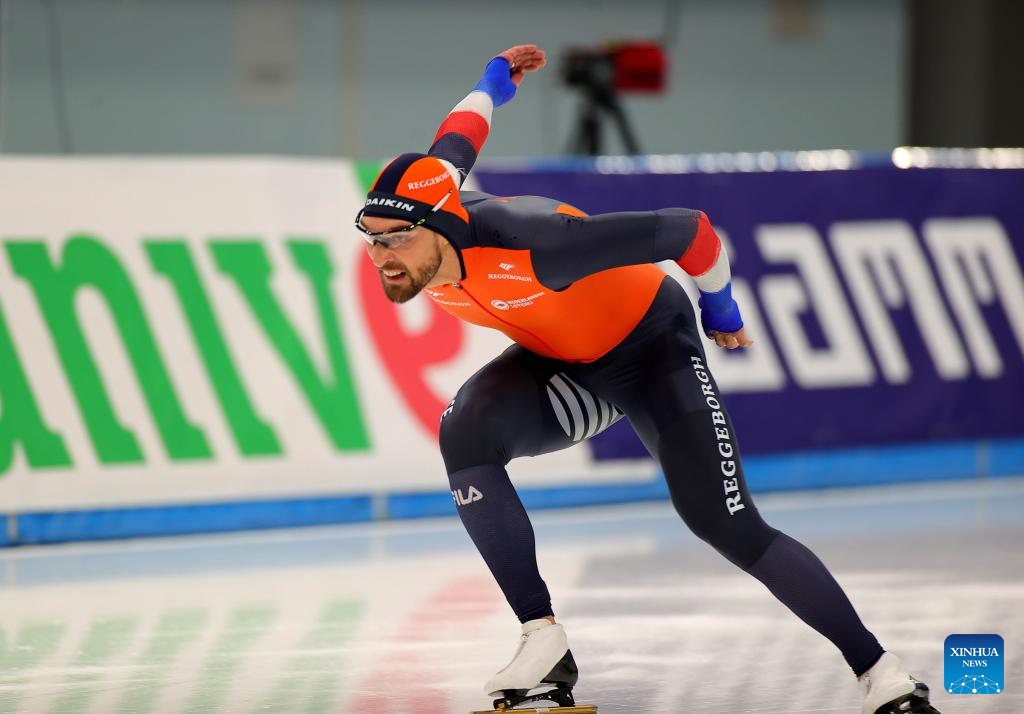In pics: Day 1 of ISU World Cup Speed Skating-Xinhua