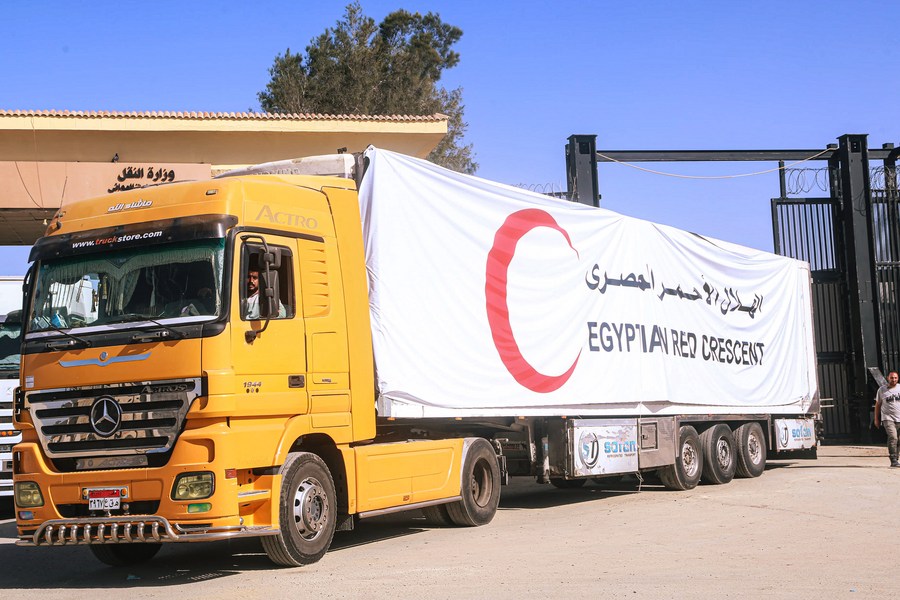 Mideast in Pictures: Largest aid convoy since start of conflict enters ...