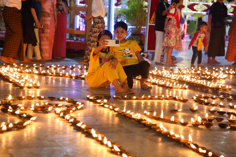 Asia Album: Festival of Lights celebrated in Myanmar-Xinhua