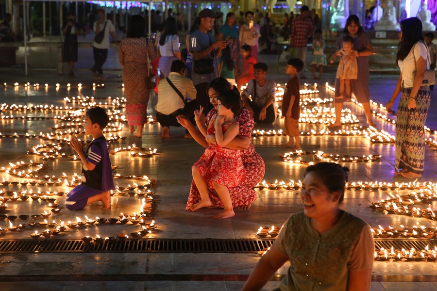 Asia Album: Festival of Lights celebrated in Myanmar-Xinhua