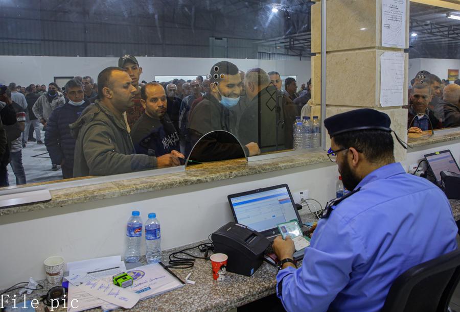 Israel-Hamas conflict agonizes Palestinian workers, Israeli labor ...