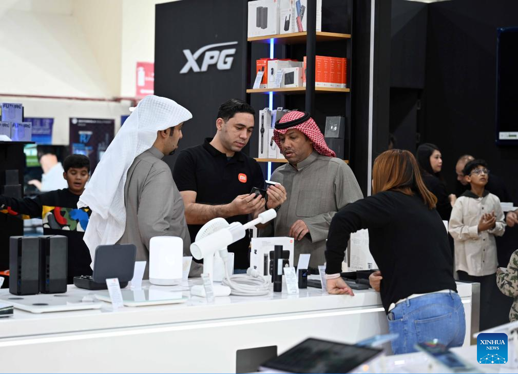 People visit tech expo in Hawalli Governorate, Kuwait-Xinhua