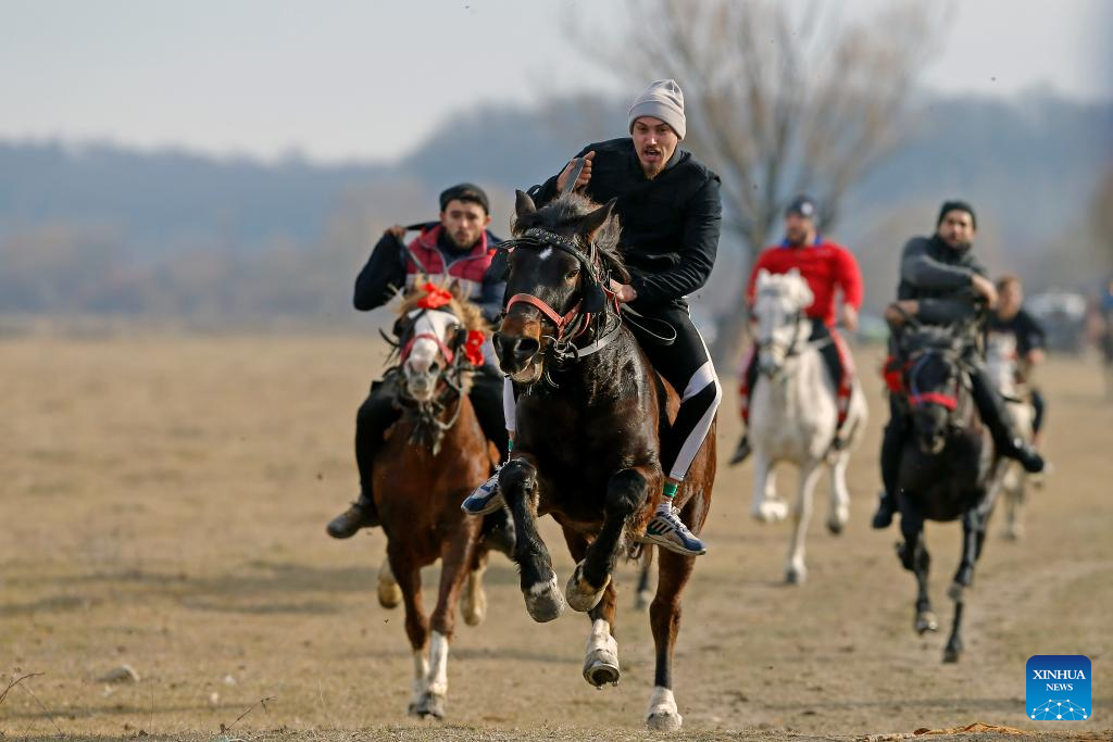 Epiphany horse race held in Pietrosani, Romania-Xinhua