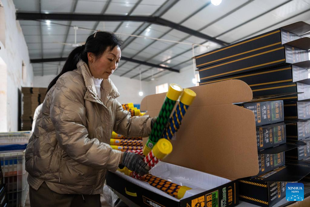 Firework companies ramp up production for upcoming Spring Festival in ...