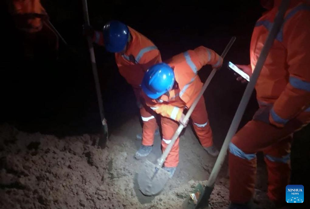 At least 9 workers believed trapped in gold mine landslide in E ...
