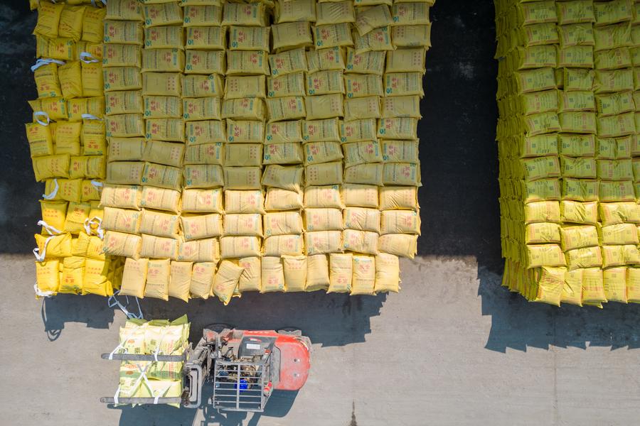 Economy&Life | Fertilizer transportation in full swing for spring ...