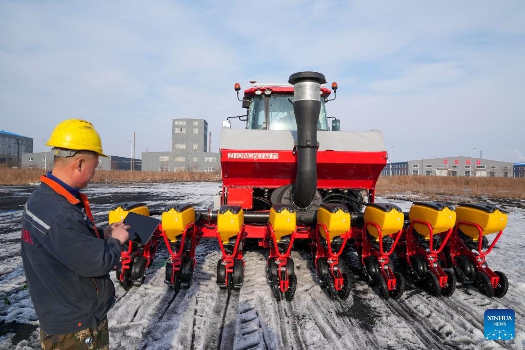 Agricultural machinery manufacturers work at full capacity for spring ...