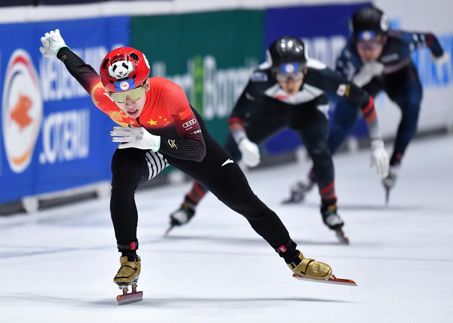 China's Lin advances at short track speed skating worlds-Xinhua