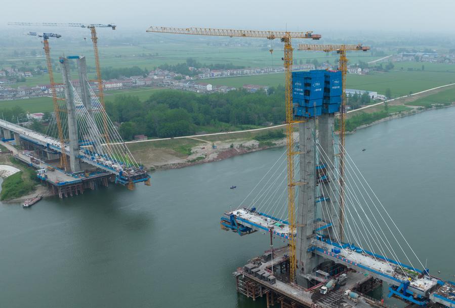 EconomyInFocus | Main tower of Zhongxiang Hanjiang grand bridge is ...