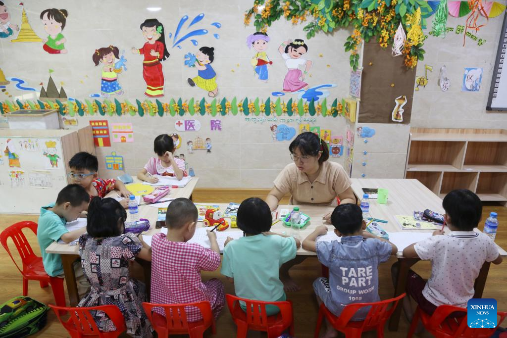 Children attend Chinese character writing class in Myanmar-Xinhua