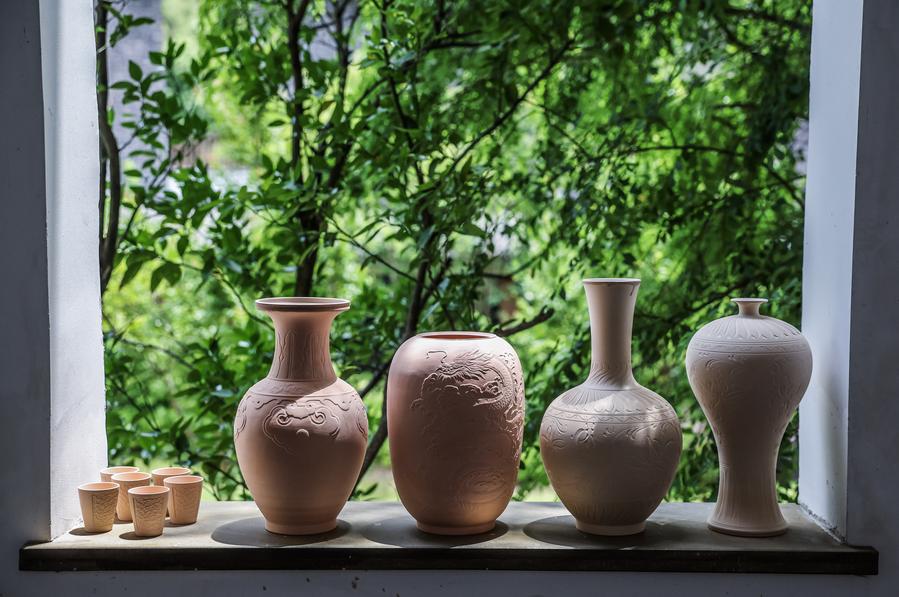 ZhejiangPictorial | Millennium-old craftsmanship of making Yue-Kiln ...