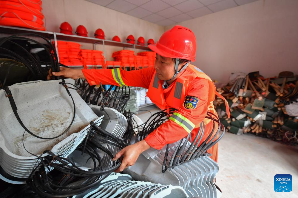 China issues yellow alert for rainstorms-Xinhua