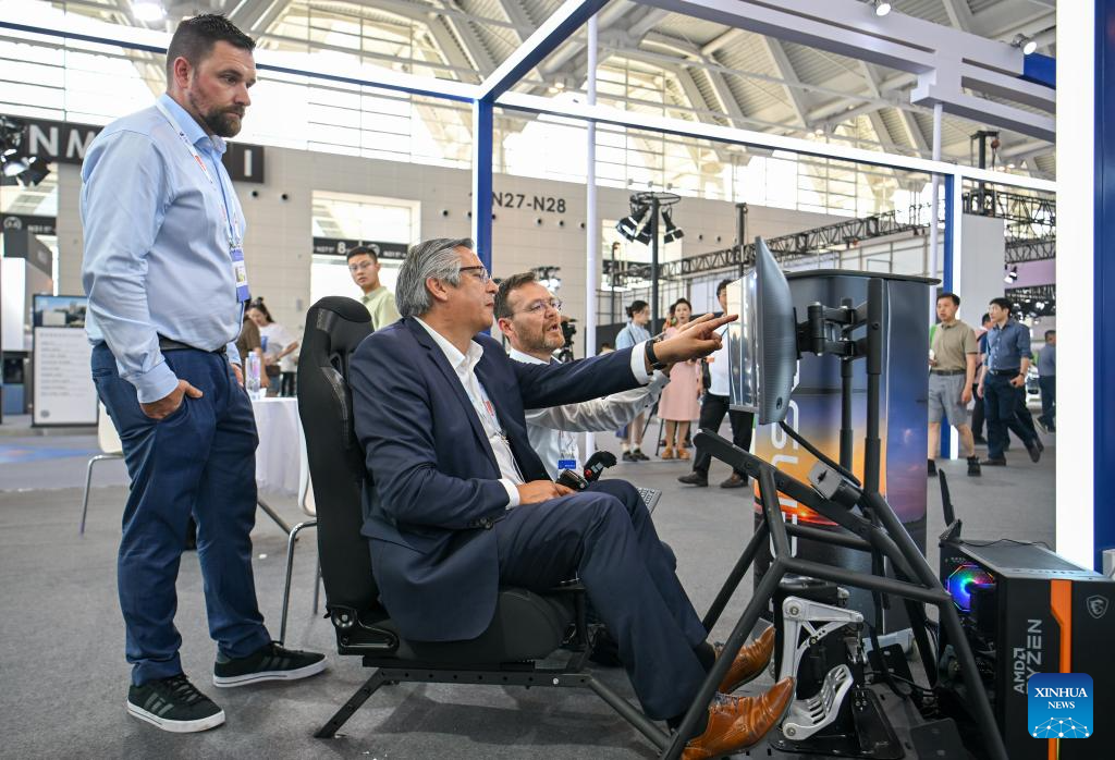A glimpse of low-altitude economy exhibition at World Intelligence Expo ...