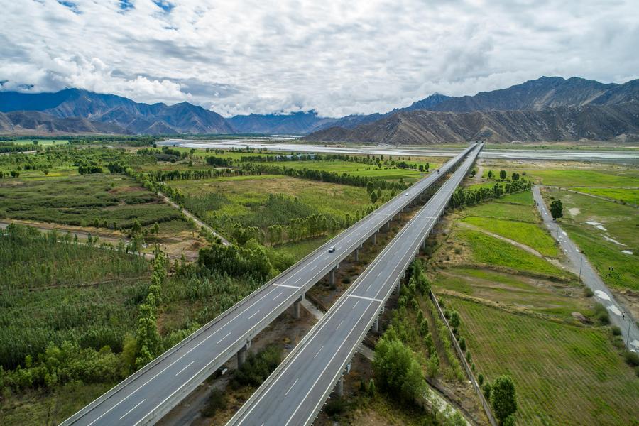Update: Highway linking Xizang's largest cities opens to traffic-Xinhua