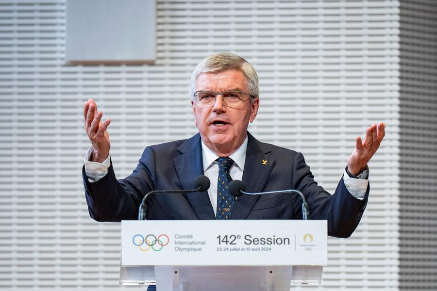 IOC chief Bach highlights values of sports in divided world-Xinhua