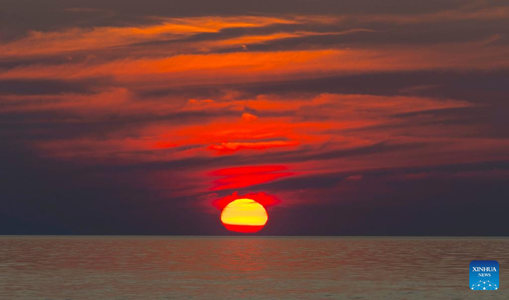 Sunset view of Lake Huron in Ontario, Canada-Xinhua