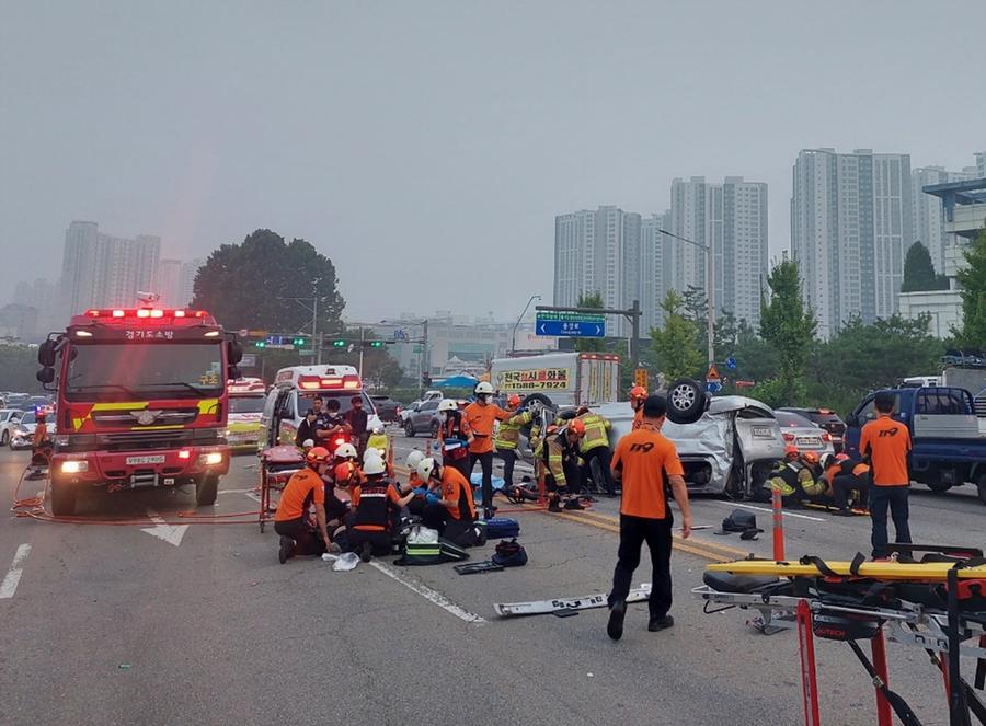 5 killed, 3 Chinese included, 9 wounded in S. Korea's car accident-Xinhua