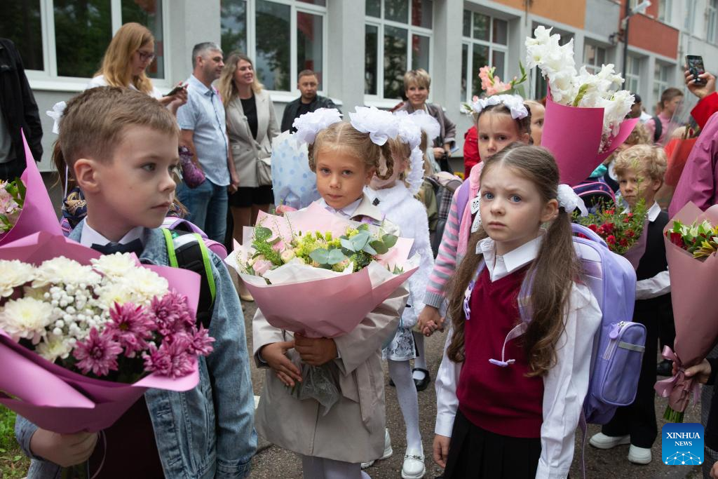 Middle, primary schools in Russia start new semesters-Xinhua