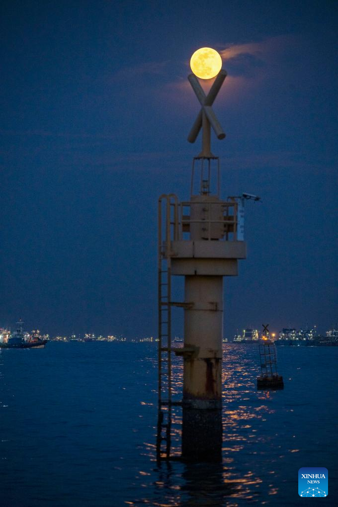 Full moon seen worldwide-Xinhua