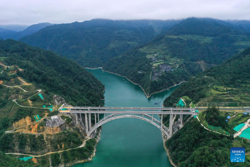 Expressway in SW China's Guizhou to begin trial operations-Xinhua