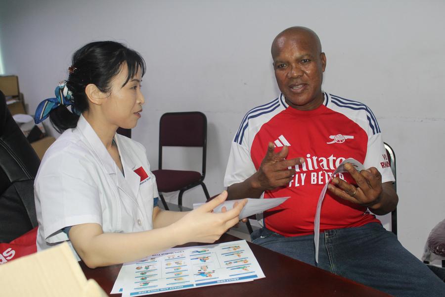 (Hello Africa) Chinese medical team offers free healthcare, training to ...