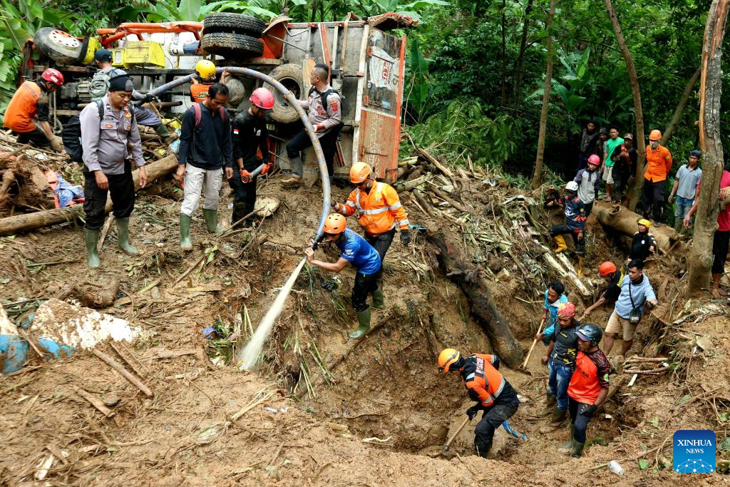 Flash floods, landslides in Indonesia's West Java leave 5 dead, 7 missing-Xinhua