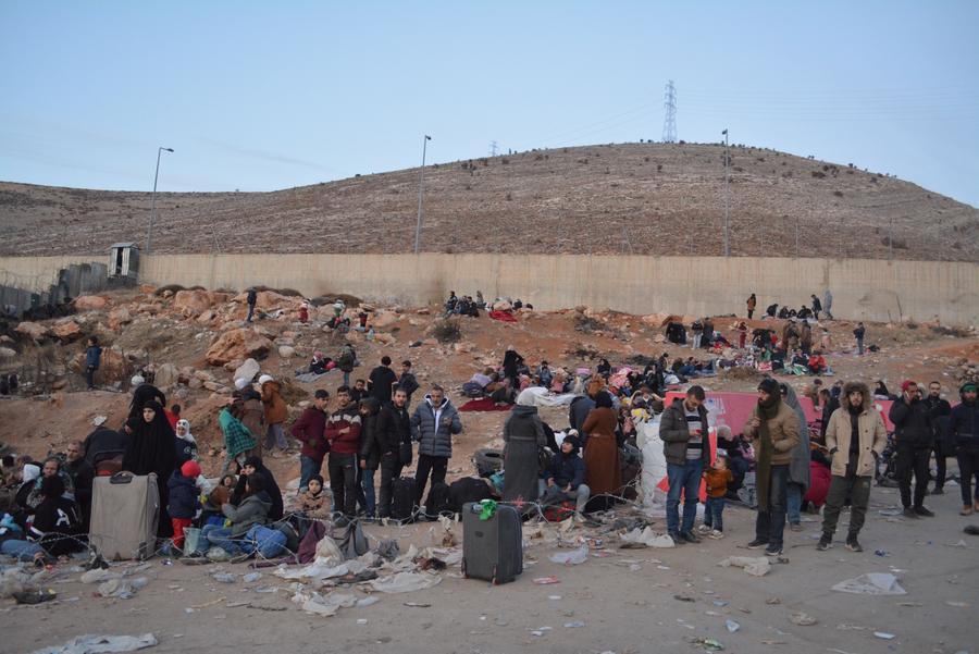 Mideast in Pictures: At Syria's border after Assad's fall: some flee ...