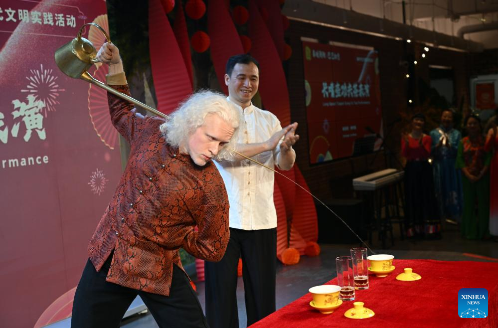 Chinese, foreign residents in Beijing's Chaoyang enjoy cultural ...