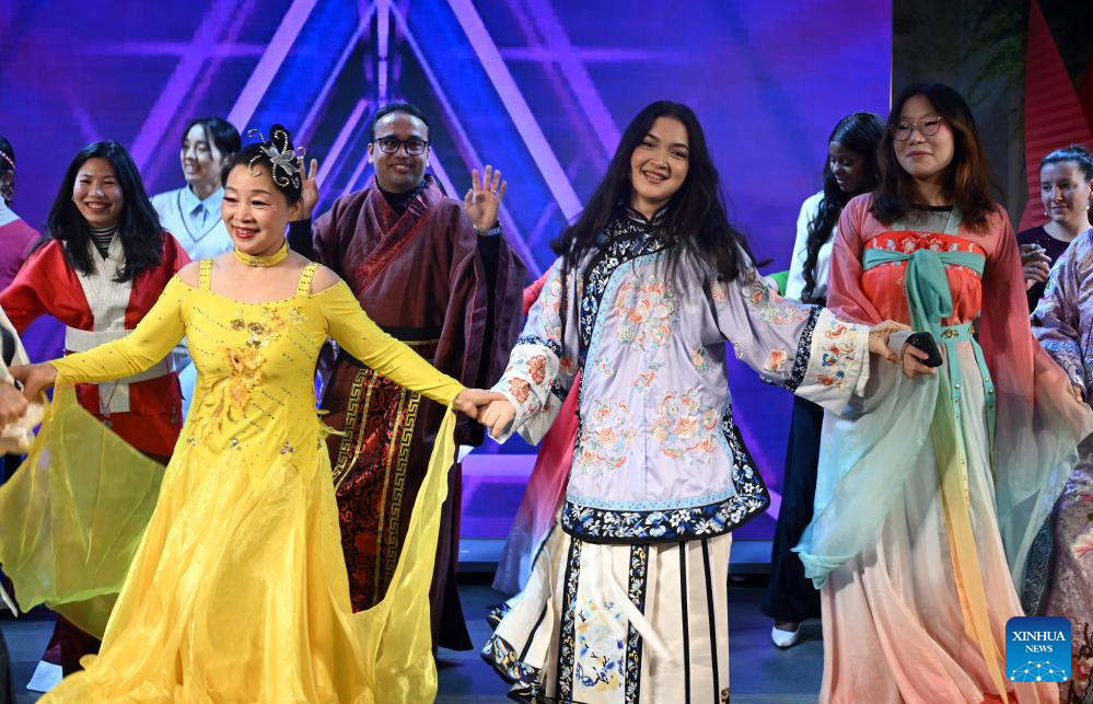 Chinese, foreign residents in Beijing's Chaoyang enjoy cultural ...