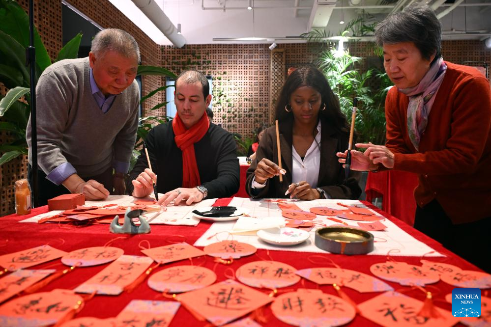 Chinese, foreign residents in Beijing's Chaoyang enjoy cultural ...