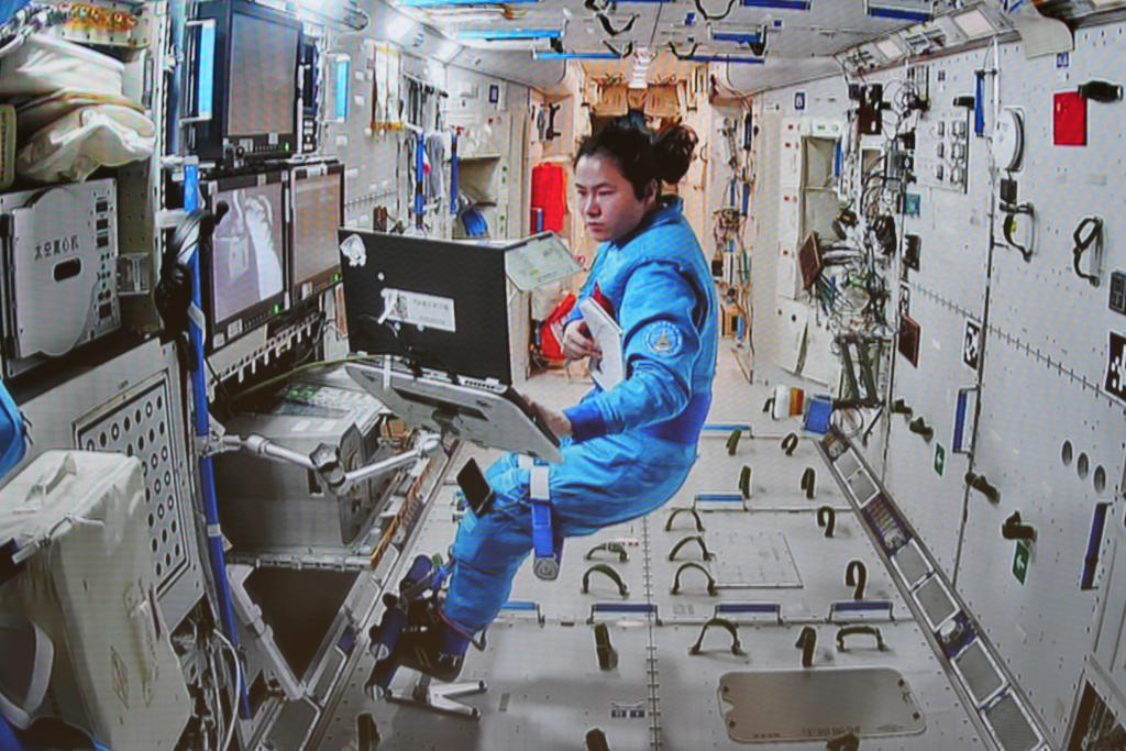 Update: Female Chinese astronaut sends Int'l Women's Day greetings from space -Xinhua