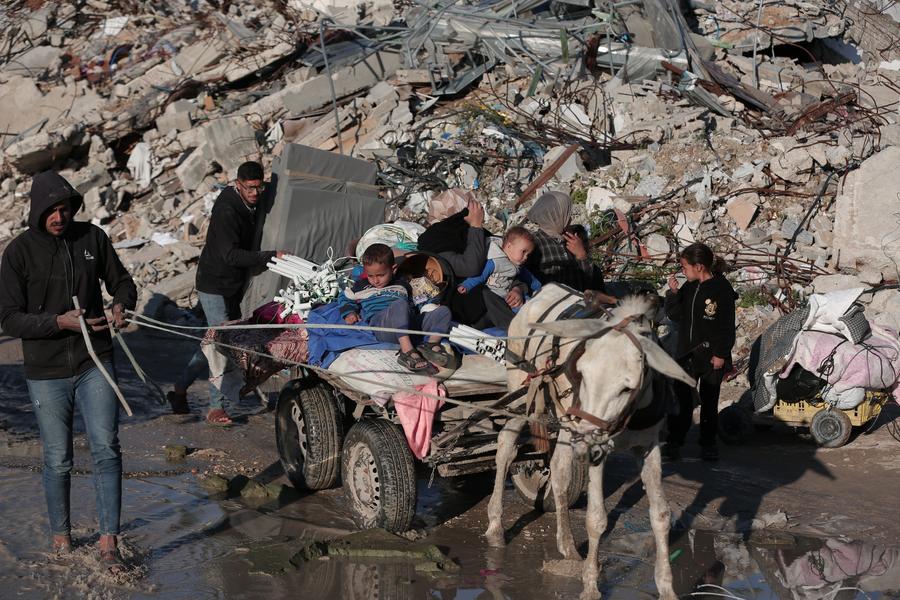 Israeli forces push deeper into Gaza, surrounding Rafah neighborhood-Xinhua