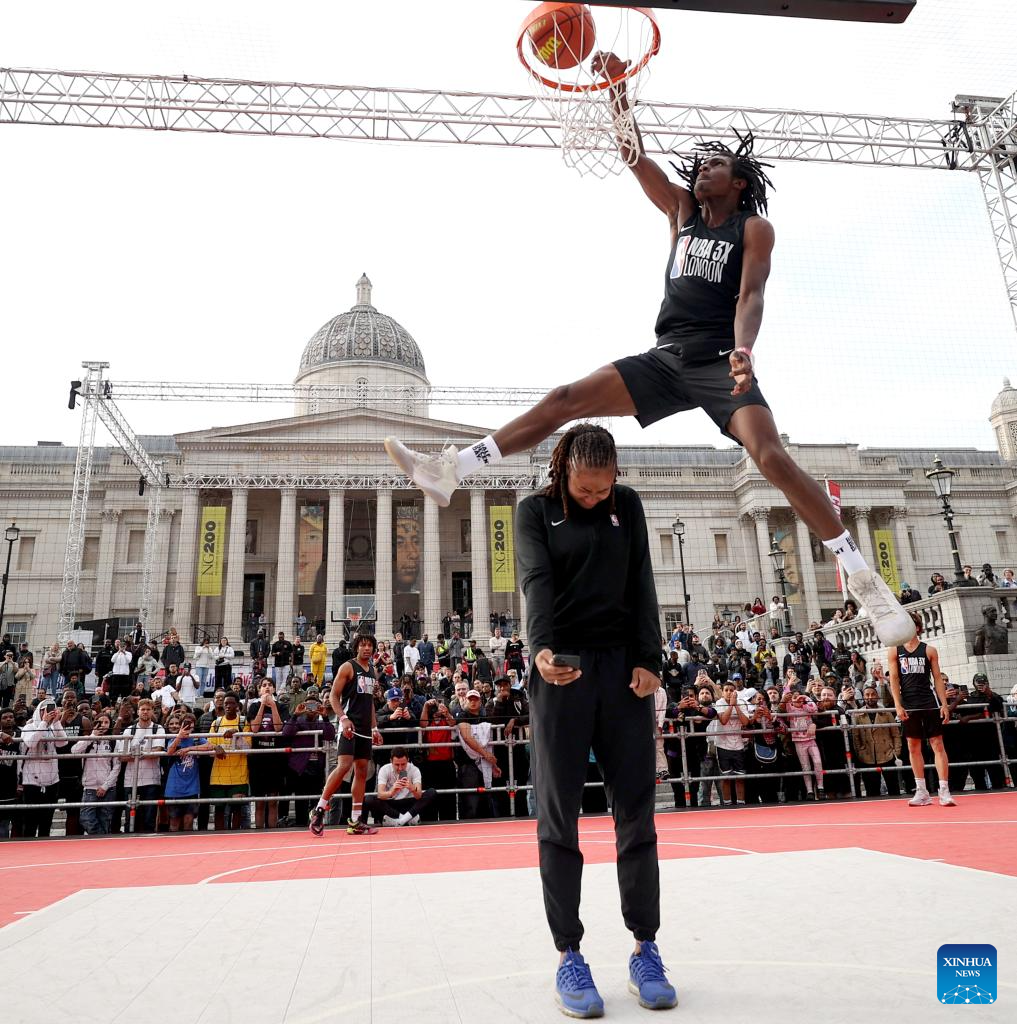 In pics: dunk show during Jr. NBA 3v3 tournament in London-Xinhua