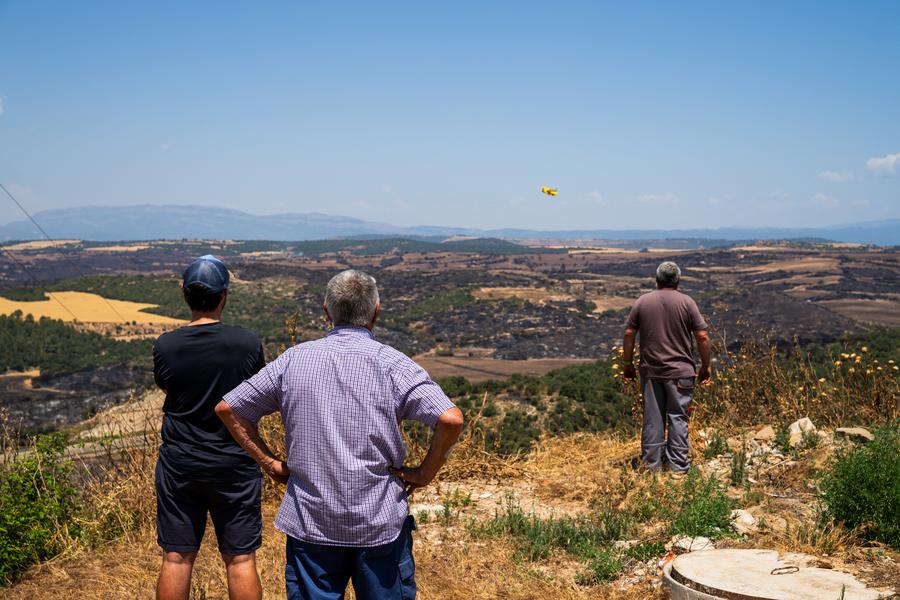 Wildfire claims life near Madrid as blazes continue across Spain-Xinhua