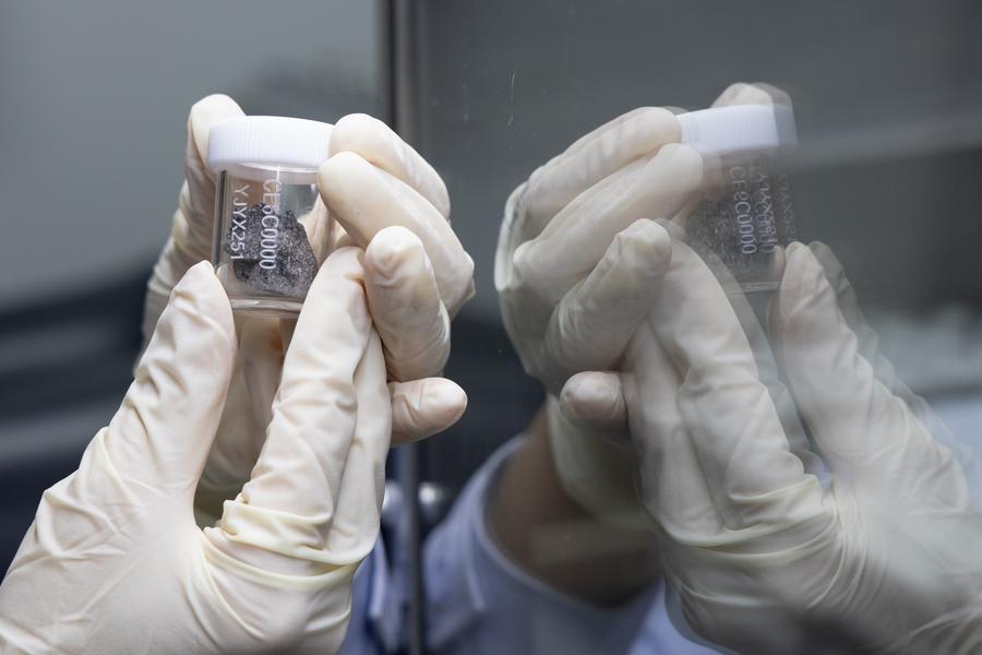 Study finds moon's Apollo Basin formed 4.16 billion years ago-Xinhua