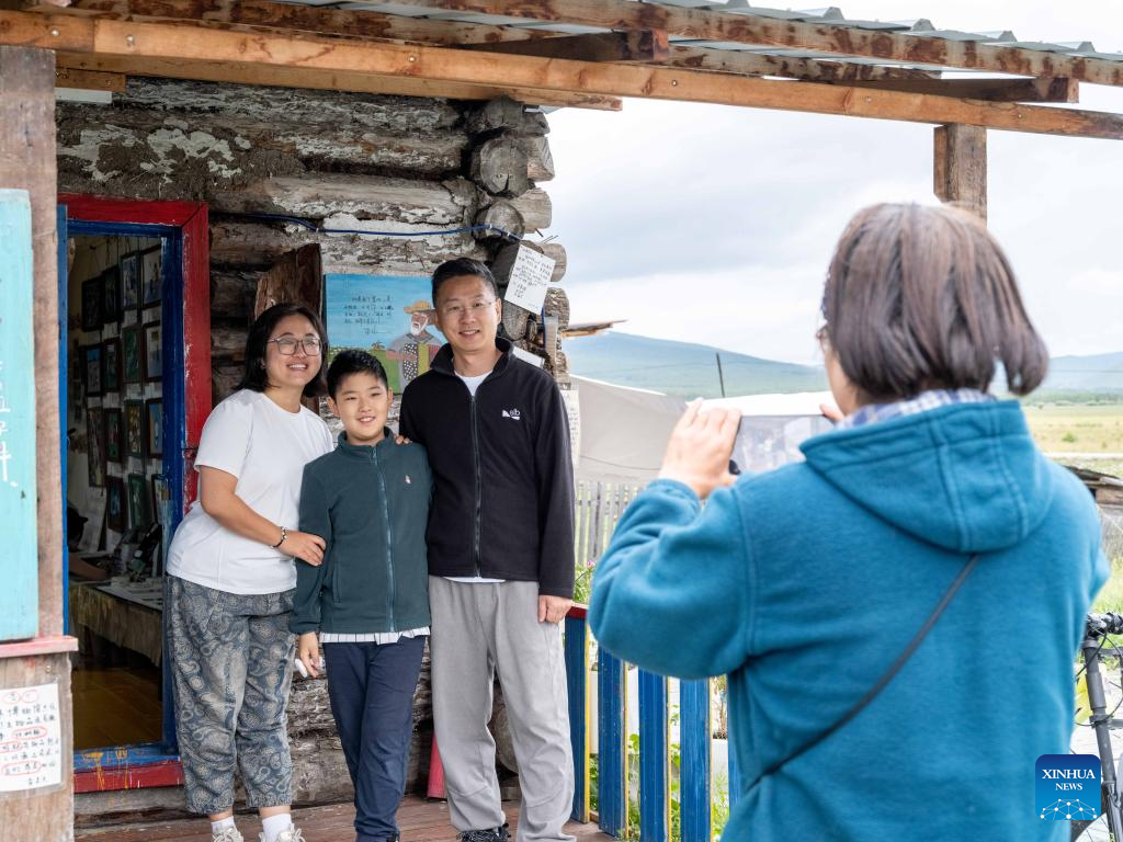 Tourism booms in Enhe, China's Inner Mongolia-Xinhua