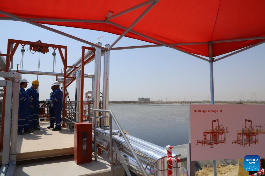 Kuwait launches major oil lake remediation project with Chinese firm ...