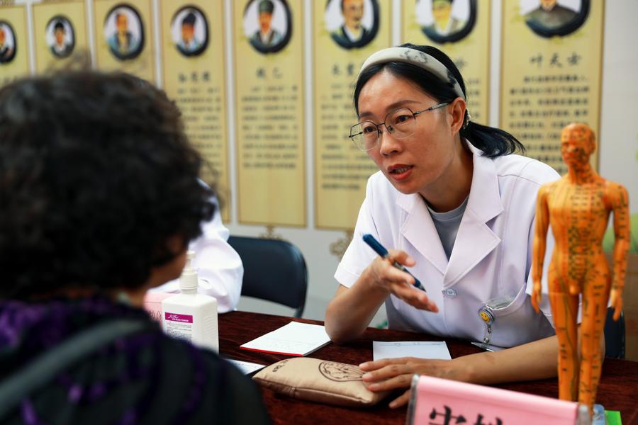 Night markets evolve beyond snacks in China's cities-Xinhua