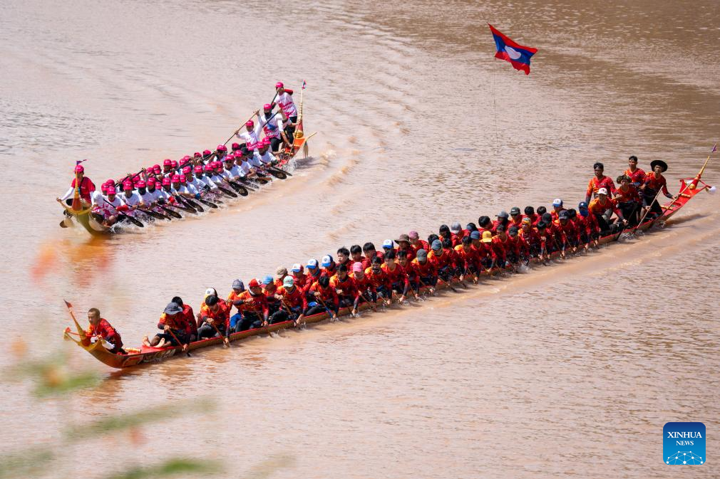 Dragon boat racing festival held in Luang Prabang, Laos-Xinhua