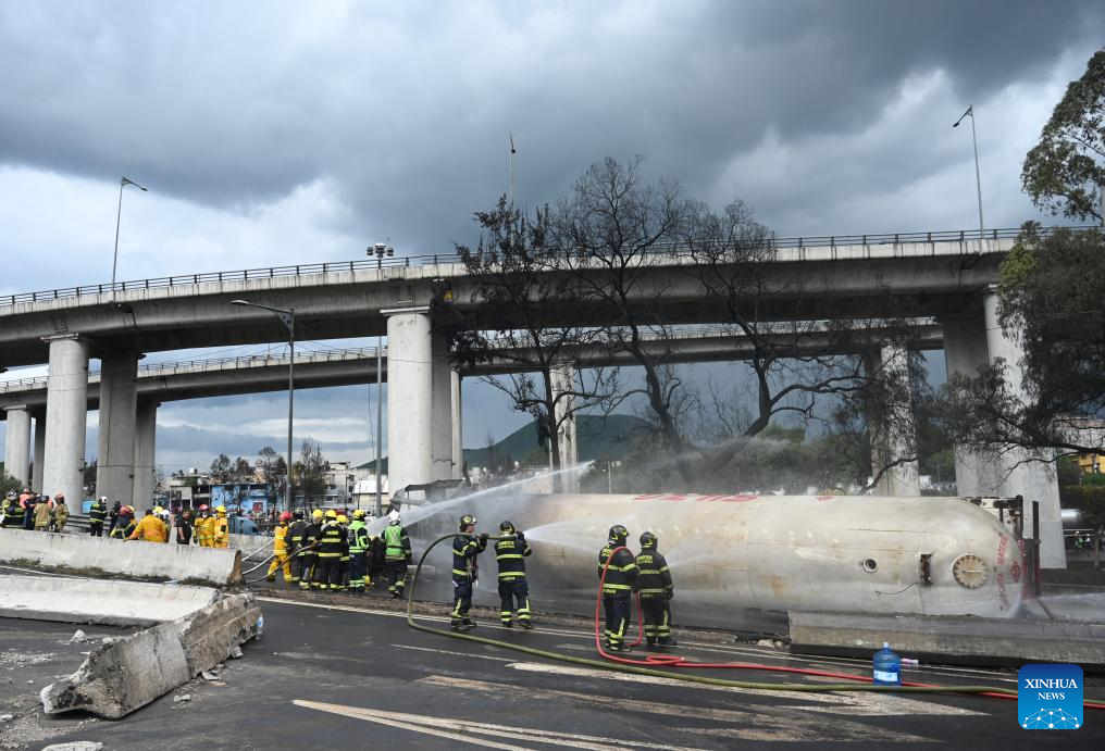 Tanker truck explodes on Mexican highway, killing 3 and injuring 70 ...