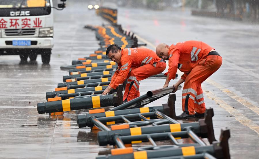 SpotNews | Typhoon Matmo makes landfall in S China's Guangdong-Xinhua