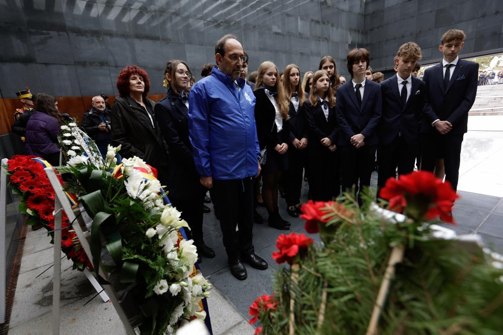 Romanian national Holocaust remembrance day marked in Bucharest-Xinhua